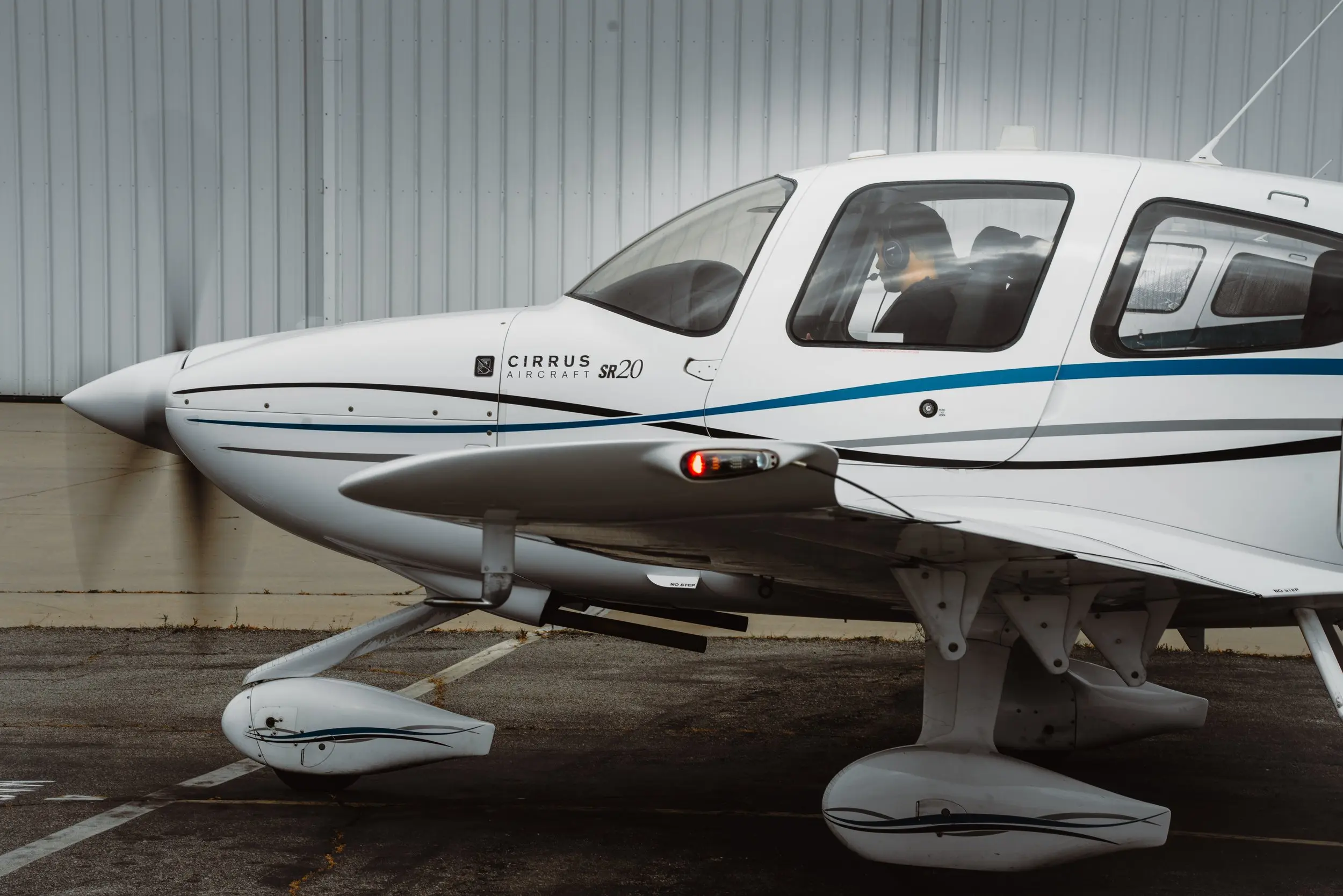 Fly Mach 1 - Van Nuys Airport Flight Schools- Flight Training California
