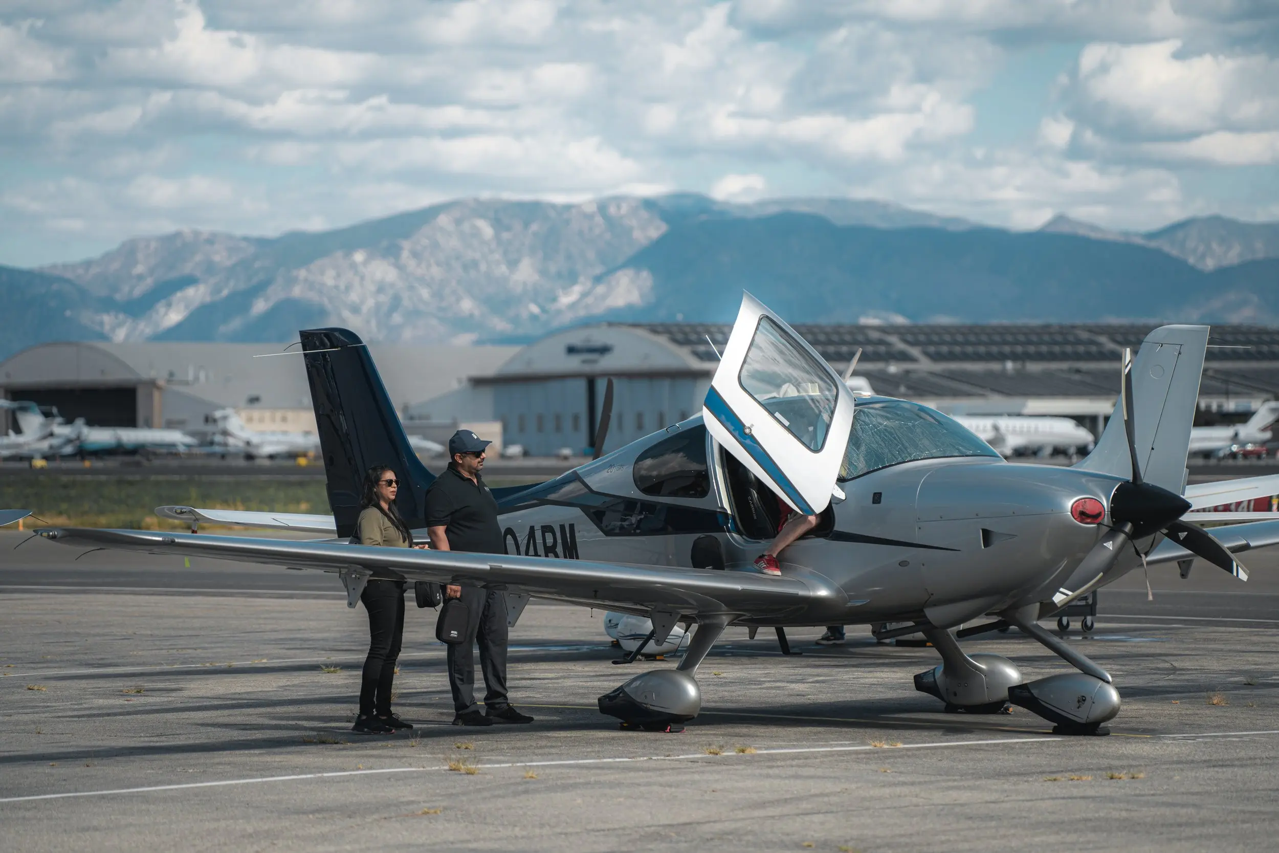 Fly Mach 1 - Van Nuys Airport Flight Schools- Flight Training California